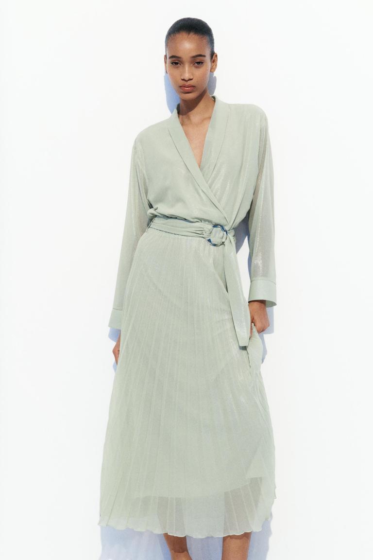 3 στιλάτα φορέματα από τα Zara για την έξοδο του Σαββάτου για να μην ψάχνεις με τις ώρες τι να ...